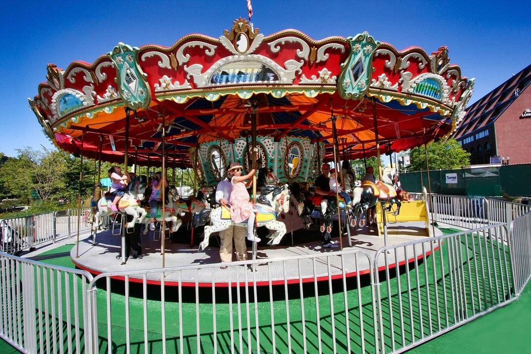 What to Look For in a Carousel Ride